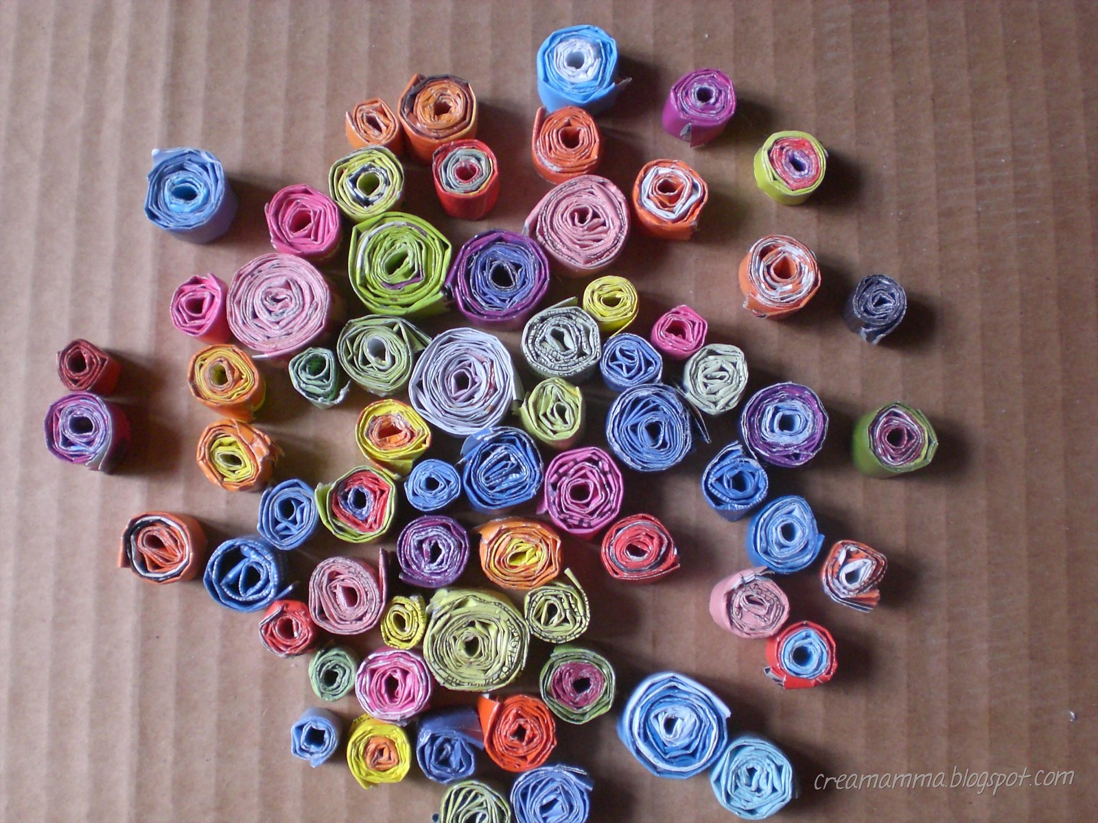 Diario di una Creamamma: Come fare dei rotolini di carta riciclata